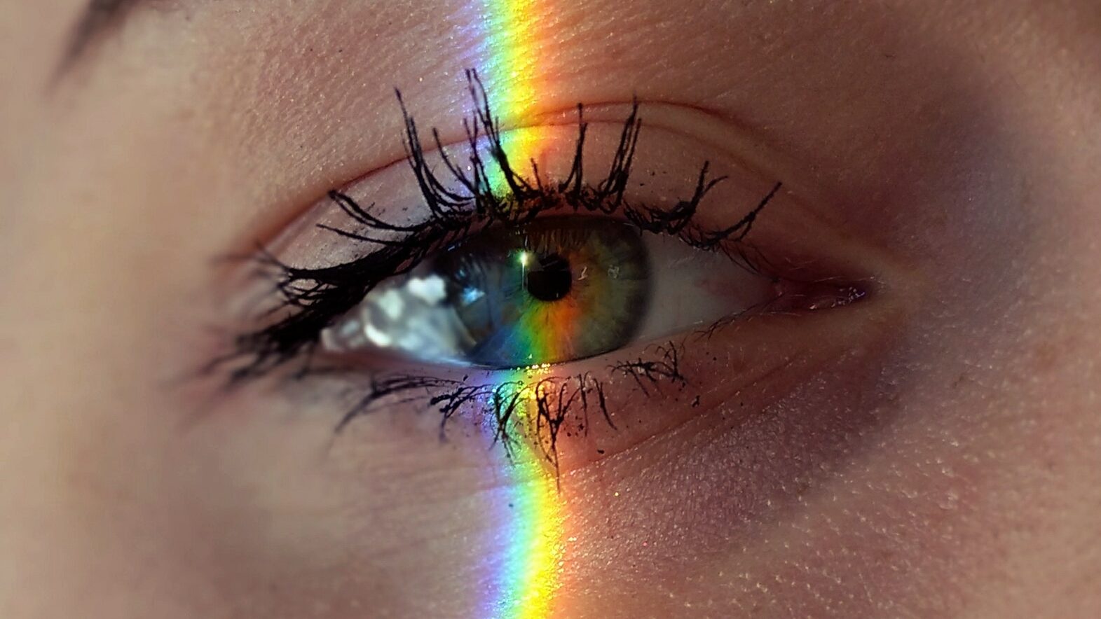 Display Ads: The Psychological Effects of Color in Advertising